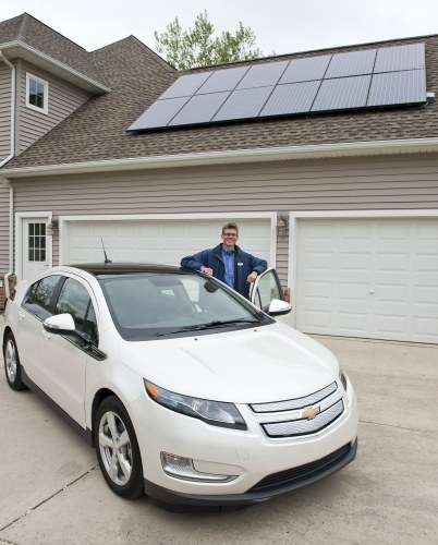 Chevy Volt owners plug-in to the sun | Torque News